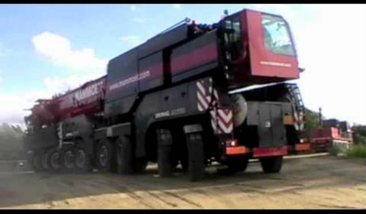 Com capacidade para 700 toneladas, conheça o brutal Guindaste (todo ...